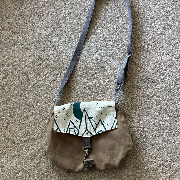 Rachel Elise | Bags | Handmade Rachel Elise Canvas Mountain Crossbody ...